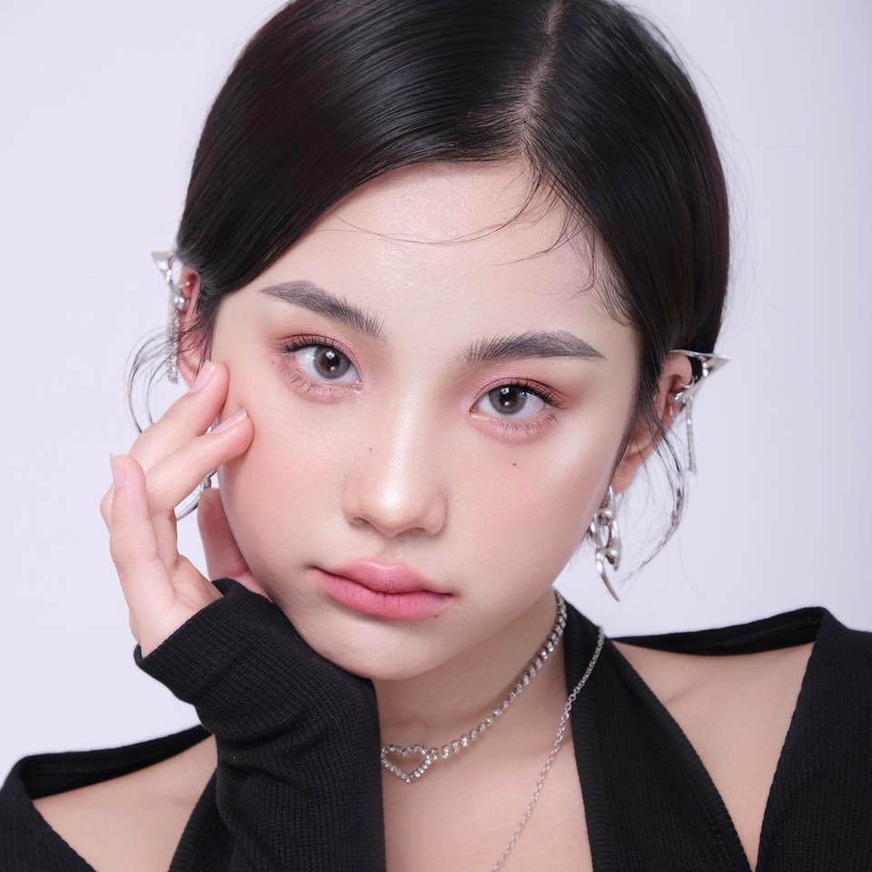 NGƯỜI MẪU THU HÀ - SHOWBIZVIETNAM.VN